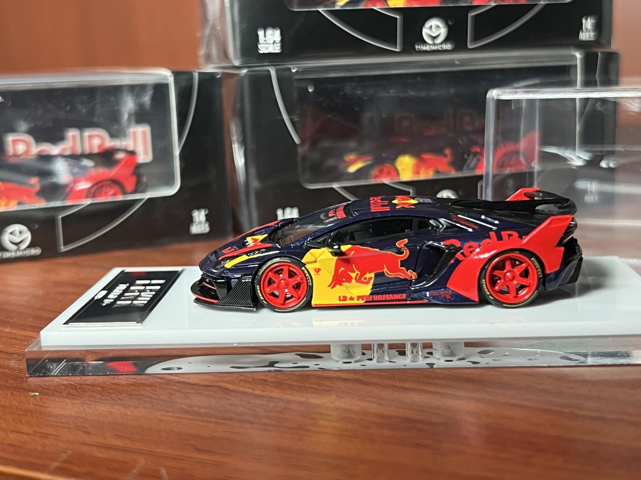 Time Micro 1:64 Lamborghini Aventador GT Evo LBWK Redbull + Figura | HW ...