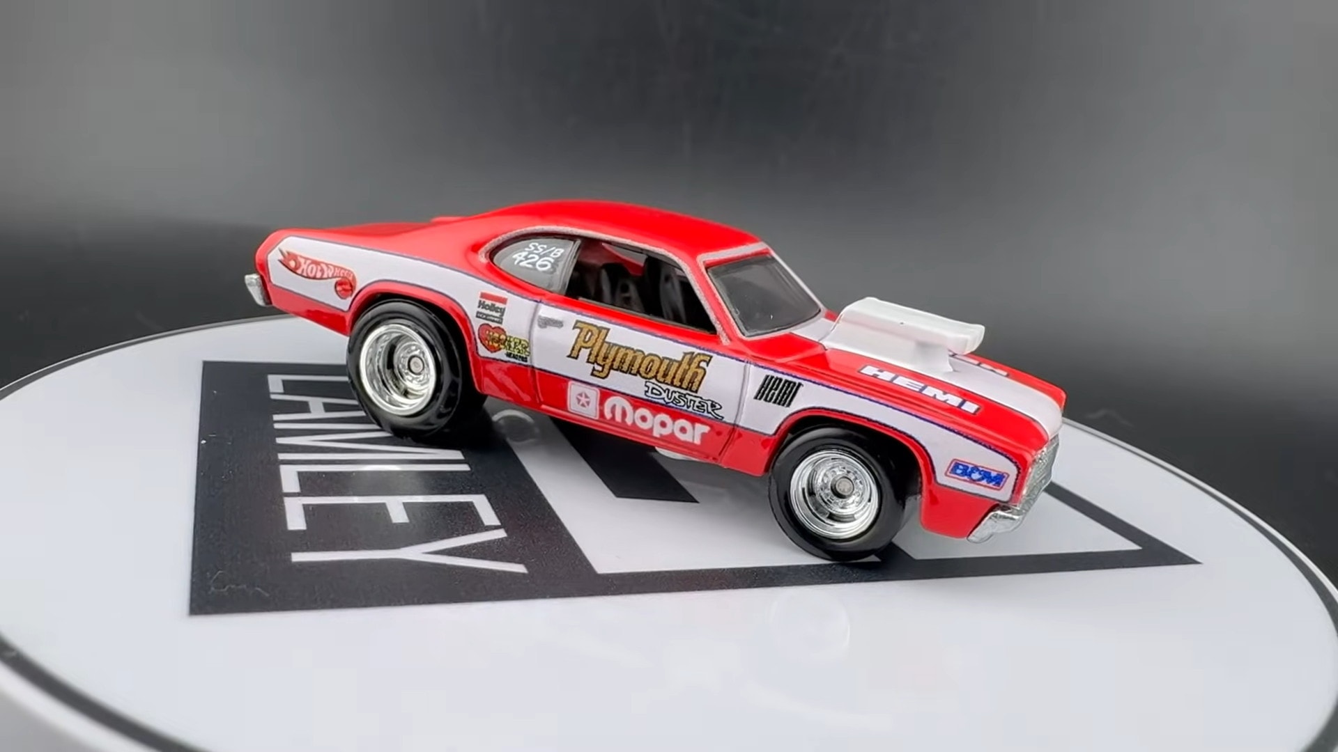 Hot Wheels 1:64 Plymouth Duster & Second Story Lorry Team Transport ...