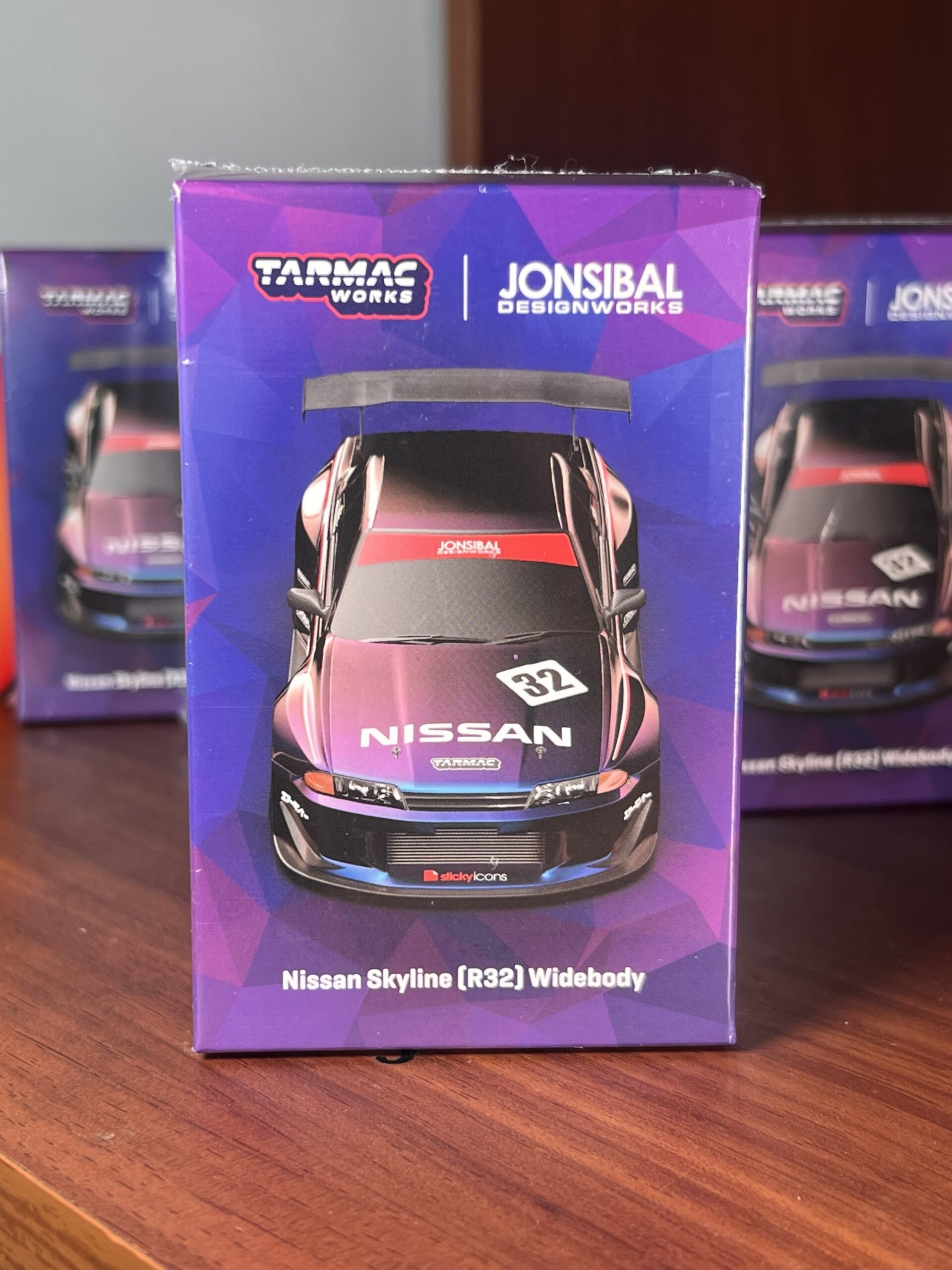 Tarmac Works 1/64 Nissan Skyline R32 Widebody - Jon Sibal | HW Bogotá