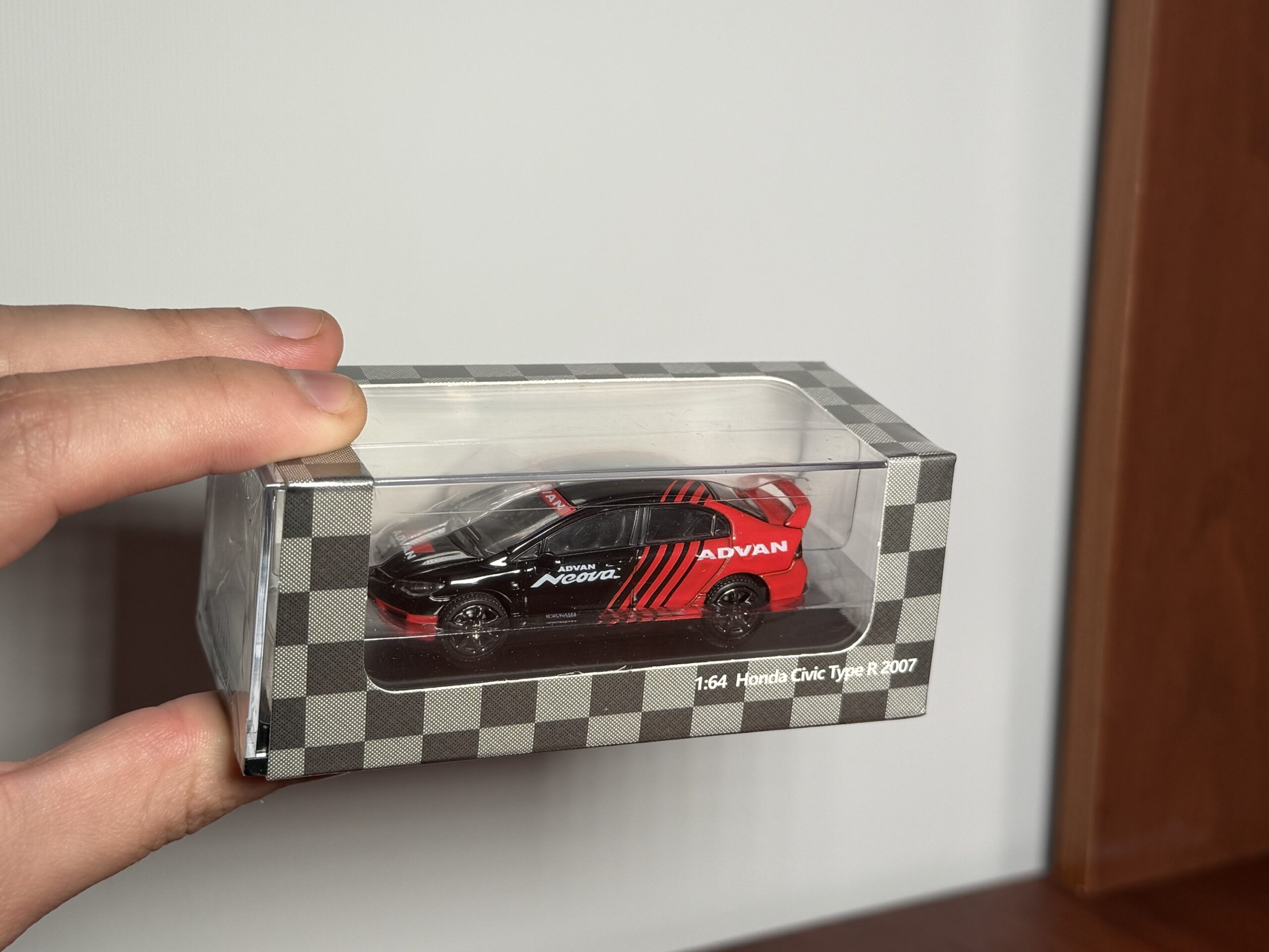 DCT 1:64 Honda Civic Type-R FD2 Advan | HW Bogotá