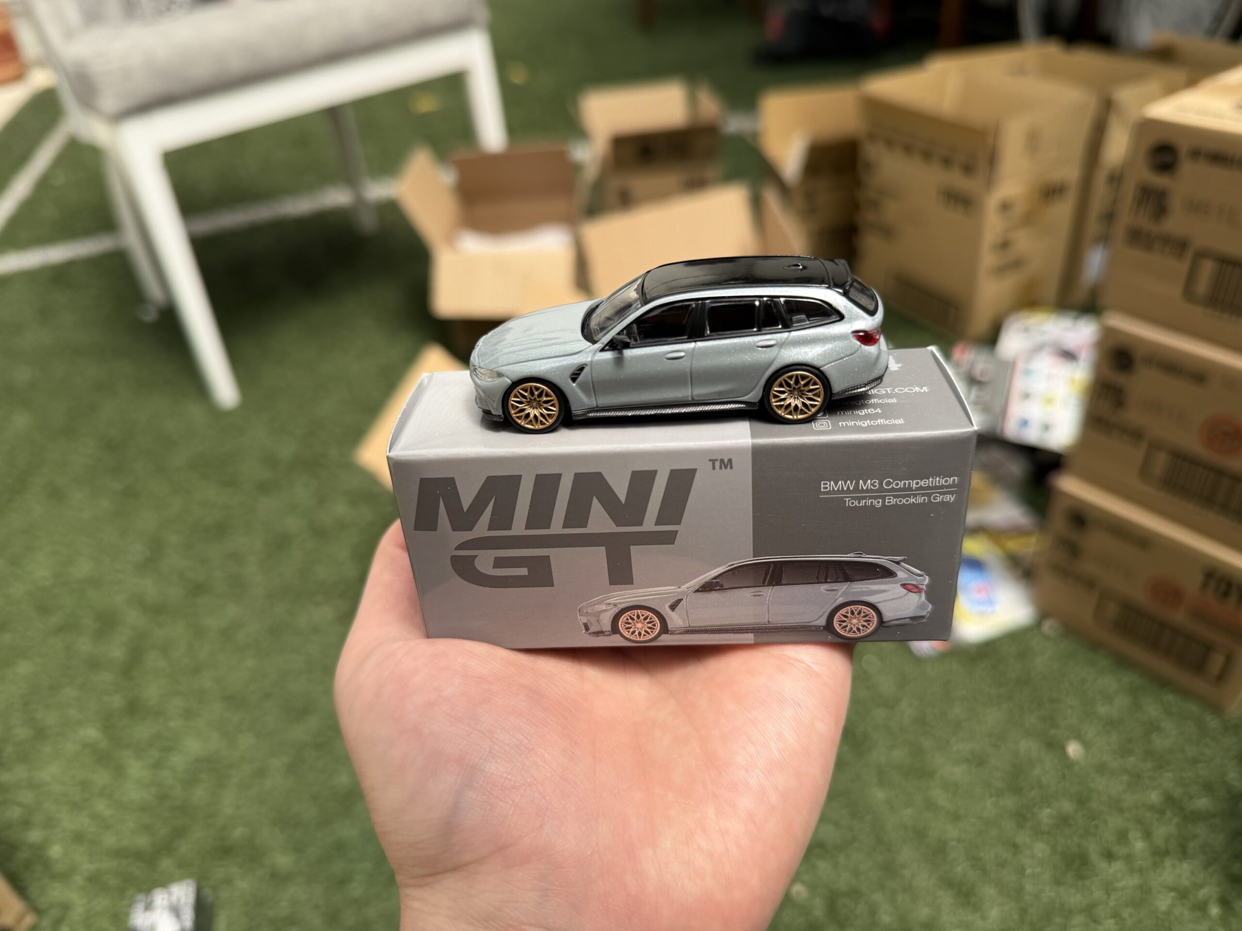 Mini GT 1:64 BMW M3 Competition Touring Brooklyn – Grey | HW Bogotá