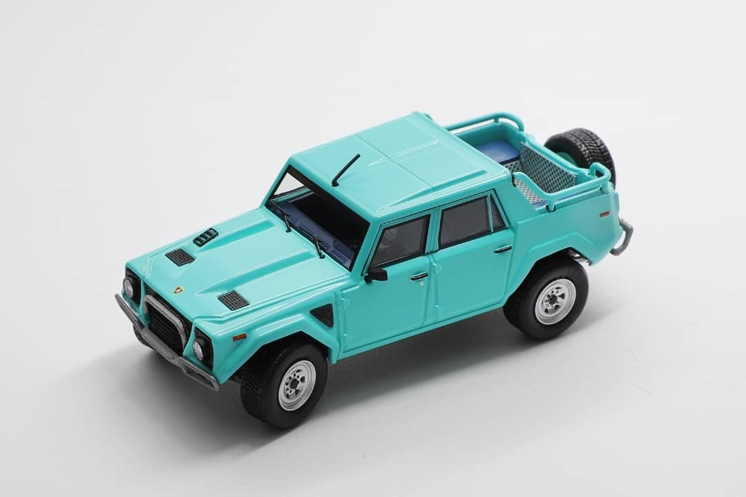 Shadow Pro 1:64 Lamborghini LM002 LHD Azul | HW Bogotá