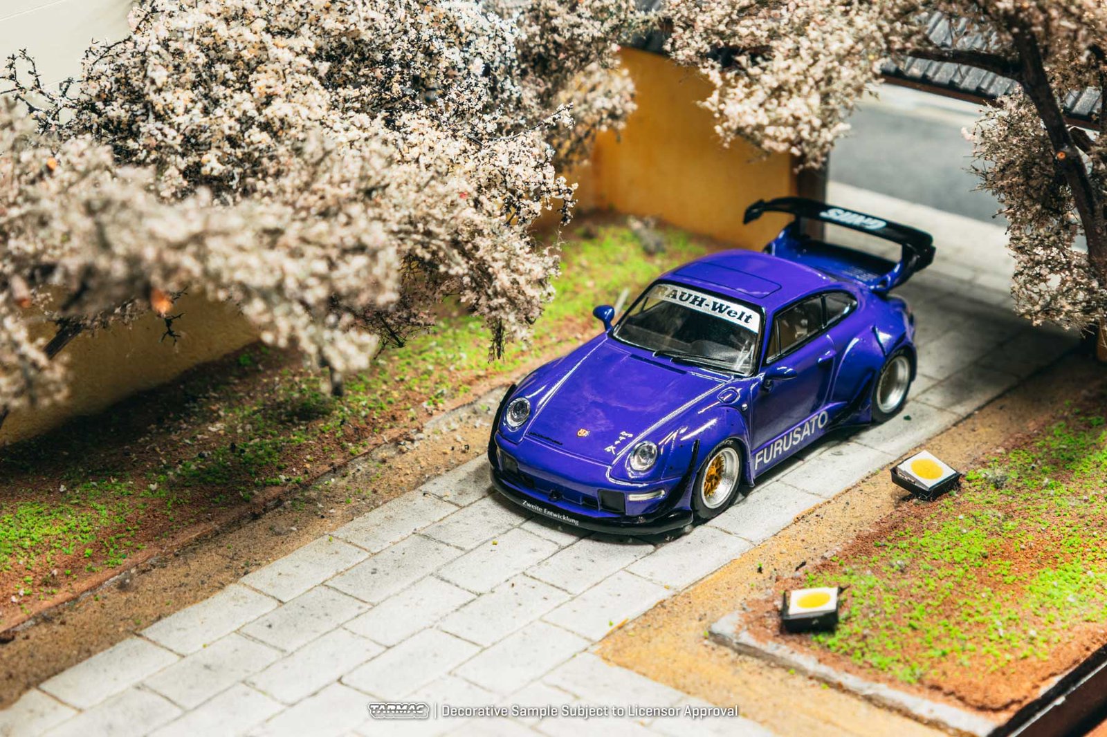 *PREORDEN* Tarmac 1:64 Porsche RWB 993 Furusato + Set de 2 cartas ...